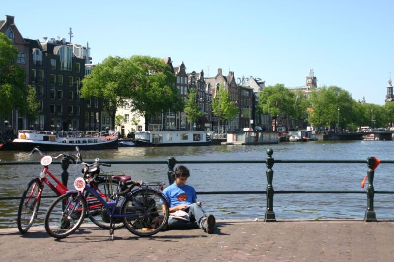 Amsterdam: MACBIKE & Nightclubs Admission Combo W/ Taxi | Power Traveller