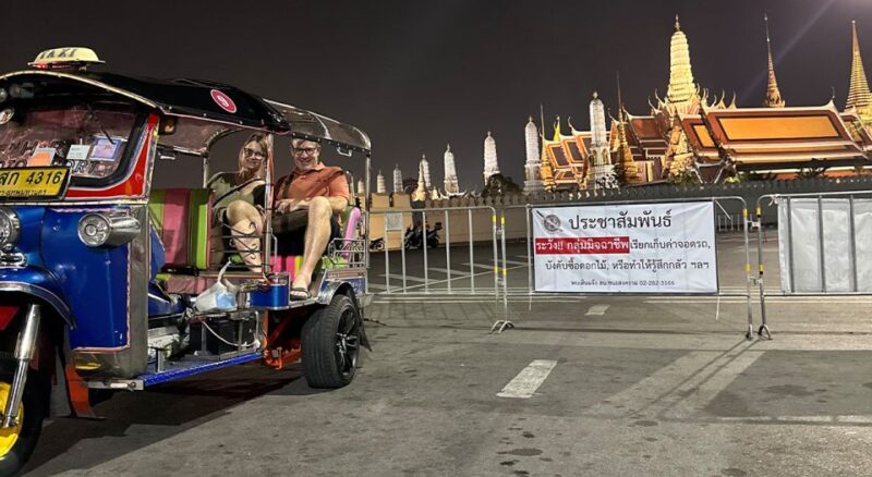 Bangkok Night Tour: Food, Temple & Tuk-Tuk | Power Traveller