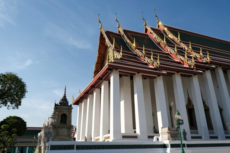 Bangkok: Wat Suthat, Giant Swing, Wat Saket | Power Traveller