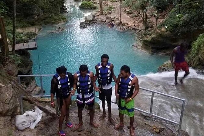 Blue Hole Secret Falls Private Tour | Power Traveller