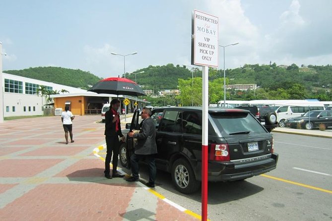 Club Mobay Fast Track Lounge With Private Airport Shuttle | Power Traveller