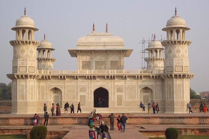Day Tour From Khajuraho to New Delhi via Agra | Power Traveller