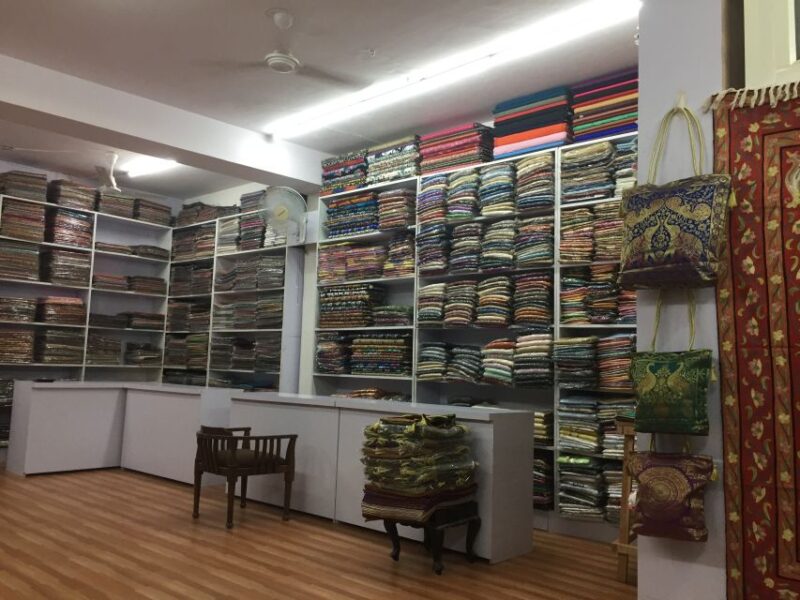Delhi: Private Shopping Tour by Car With Guide | Power Traveller