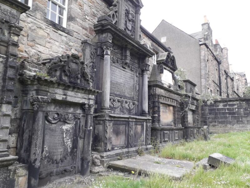 Edinburgh: Greyfriars Kirkyard Tour | Power Traveller