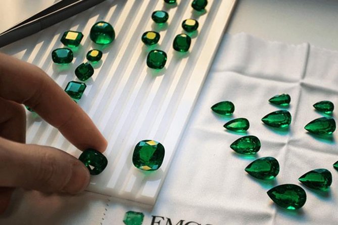 Exclusive Emerald Tour in Bogota | Power Traveller