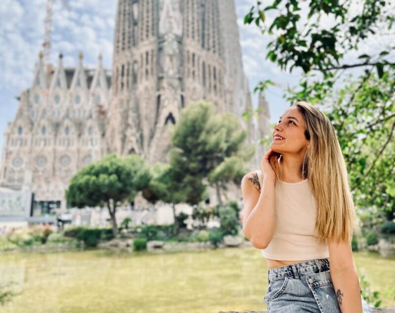 Explore Barcelona by Bike & Photo Shooting | Power Traveller