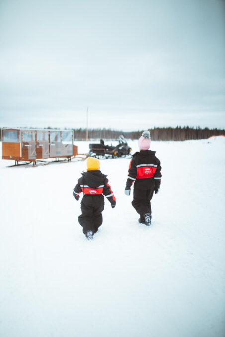 Family Snowmobiling | Power Traveller