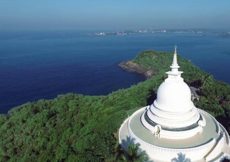 From Galle: Hidden Temples, Snakes & Coastlines Tour | Power Traveller