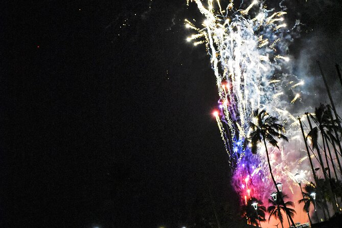 Fun Fireworks Gondola Cruise Waikiki + Hop on Hop off Bus & More ...