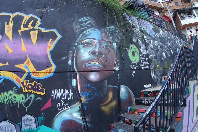 Graffiti Tour - Graffiti City - COMMUNE 13 - Private Tour | Power Traveller