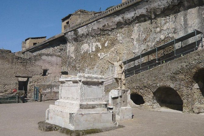 Herculaneum Ruins | Power Traveller