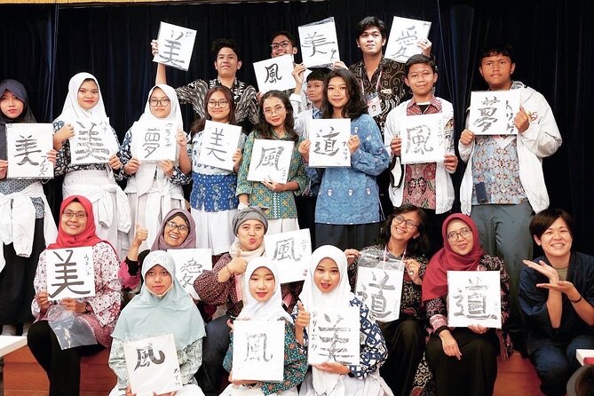 Japanese Calligraphy Experience in Tokyo at the Antique House | Power ...