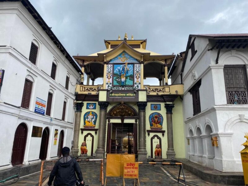 Kathmandu Budget: Pashupati and Bhaktapur Heritage Tour | Power Traveller