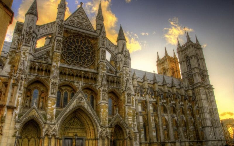 London: Buckingham Palace, Westminster Abbey & Big Ben Tour | Power ...