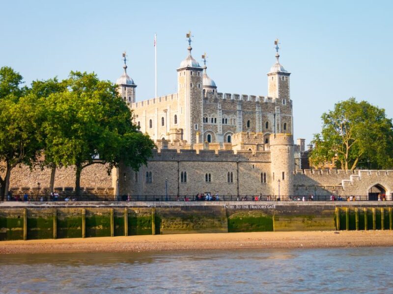 London: Tower of London Guided Tour With Crown Jewels Option | Power ...