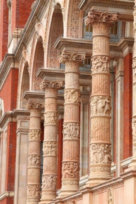 London: Victoria and Albert Museum Self-Guided Audio Tour | Power Traveller