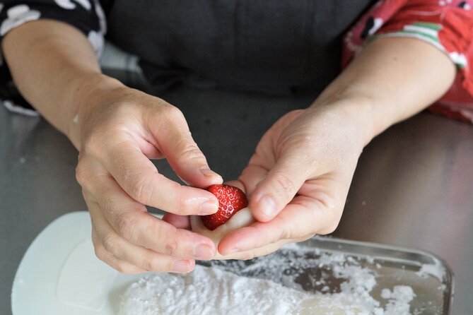 Mochi Making at a Private Studio in Tokyo | Power Traveller