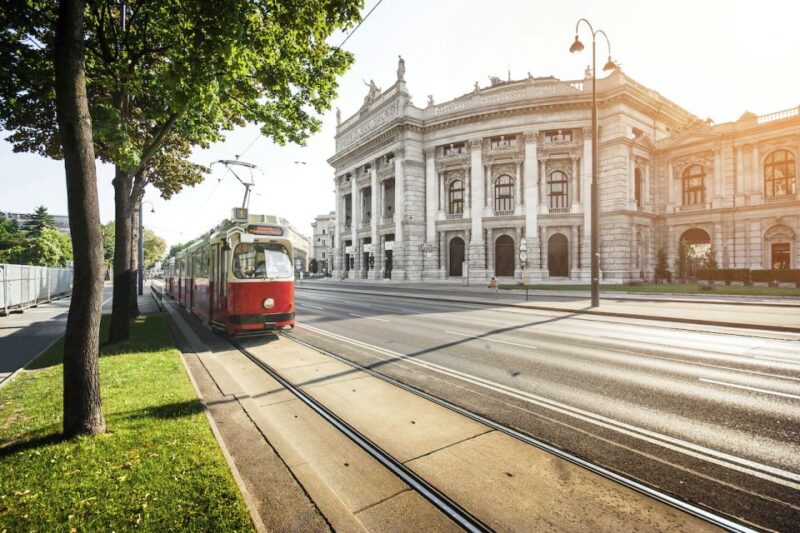 Oldtimer Tram Tour Vienna: With Tastings | Power Traveller