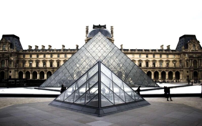 Paris: Louvre Museum Ticket With Optional Hosted | Power Traveller