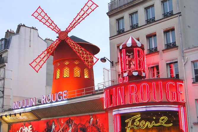 Paris (Montmartre) Scavenger Hunt and Sights Self-Guided Tour | Power ...