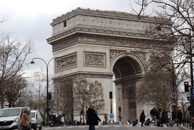 Paris: Top 30 Sites Walking Tour With Expert Guide | Power Traveller