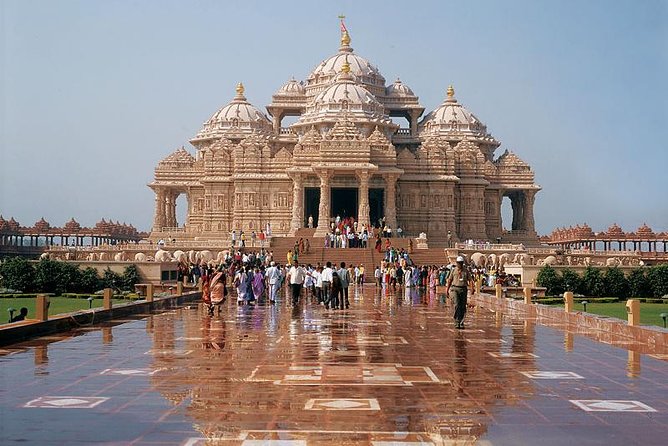 Private Spiritual Tour: Akshardham Temple, Lotus Temple & ISKCON in ...