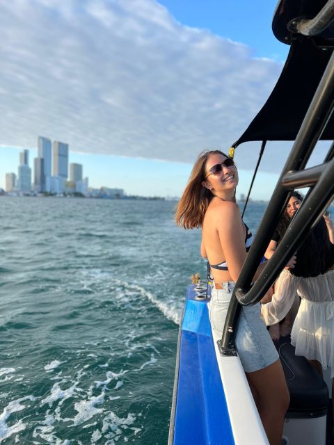 Private Sunset: Open Bar Boat Party With Music and Games | Power Traveller