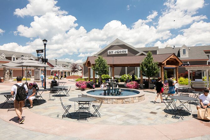 Private Transfer in Woodbury Commons Premium Outlets | Power Traveller