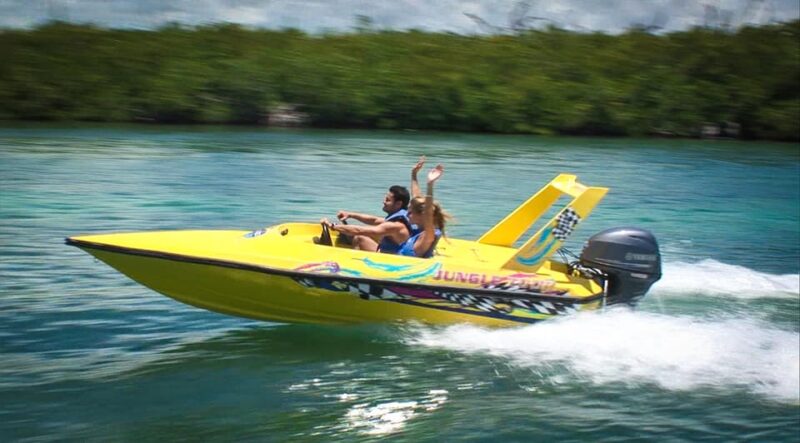 Speedboat at the Nichupte Lagoon | Power Traveller
