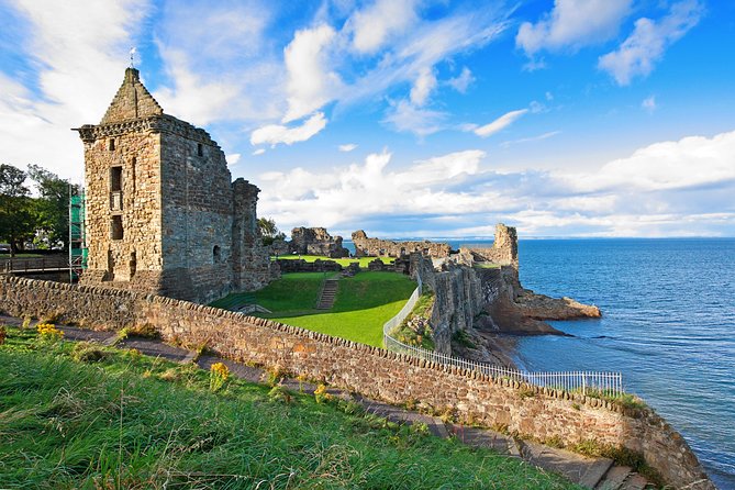 St Andrews & Cliffs and Dunnottar Castle in Spanish. | Power Traveller