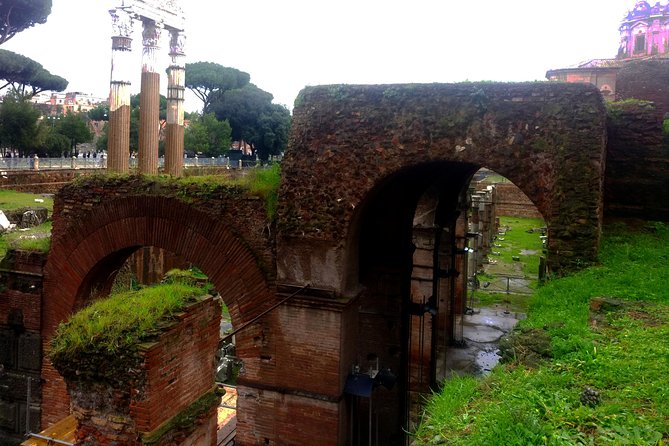 The Last Day of Julius Caesar: From the Glory to the Ides of March ...