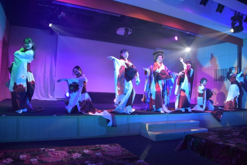 Tokyo: Traditional Story/Female Samurai Show With Drink | Power Traveller