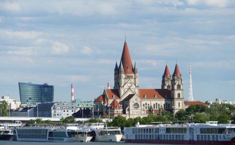 Vienna: Queercitypass With Discounts & Public Transportation | Power ...